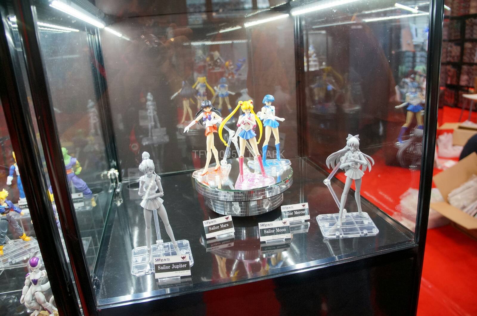 NYCC 2013 - Sailor Moon S.H.Figuarts Display - The Toyark - News