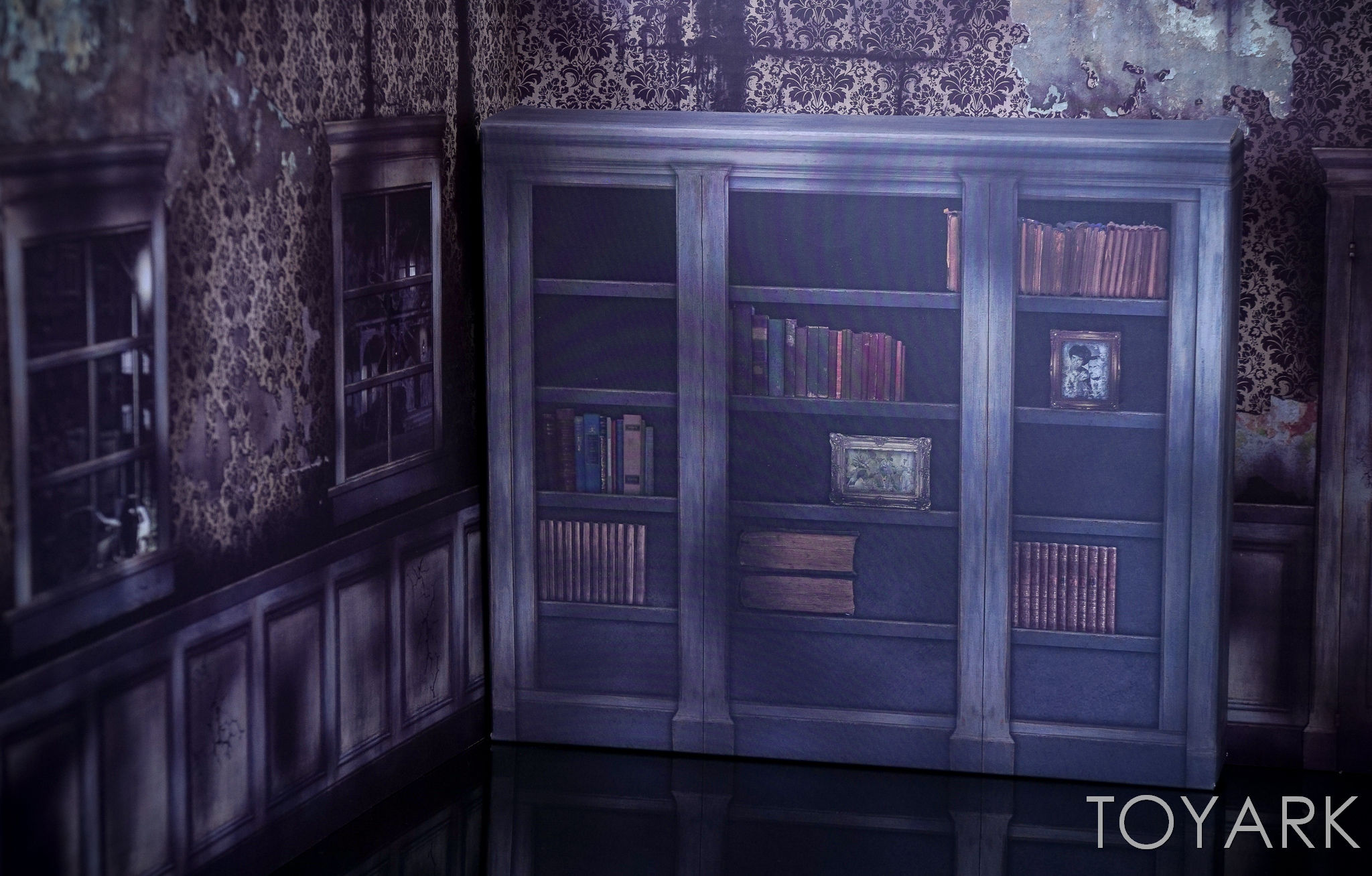 Extreme Sets - Abandoned House Pop-Up Diorama - Toyark Photo Shoot ...