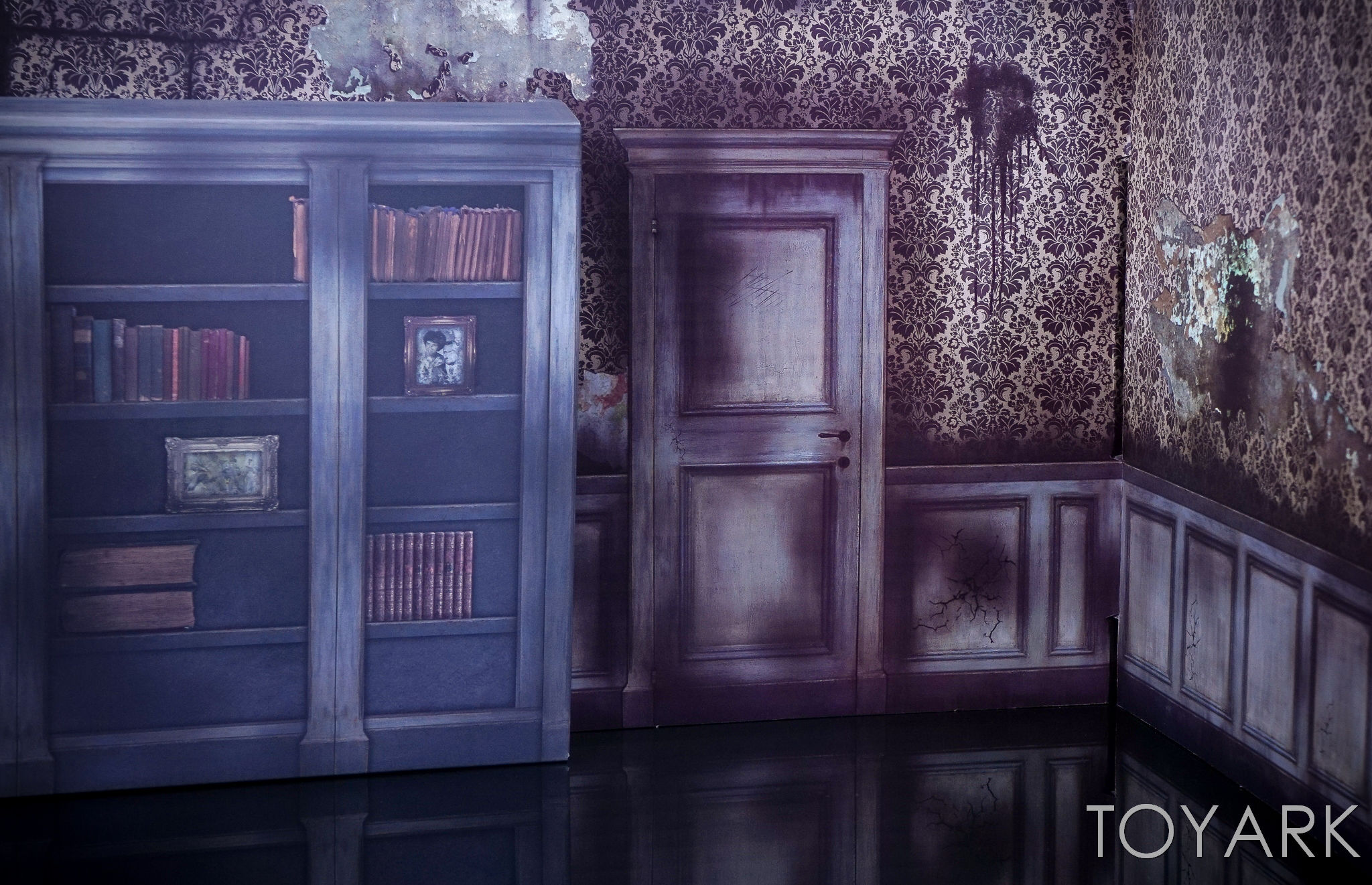 Extreme Sets - Abandoned House Pop-Up Diorama - Toyark Photo Shoot ...