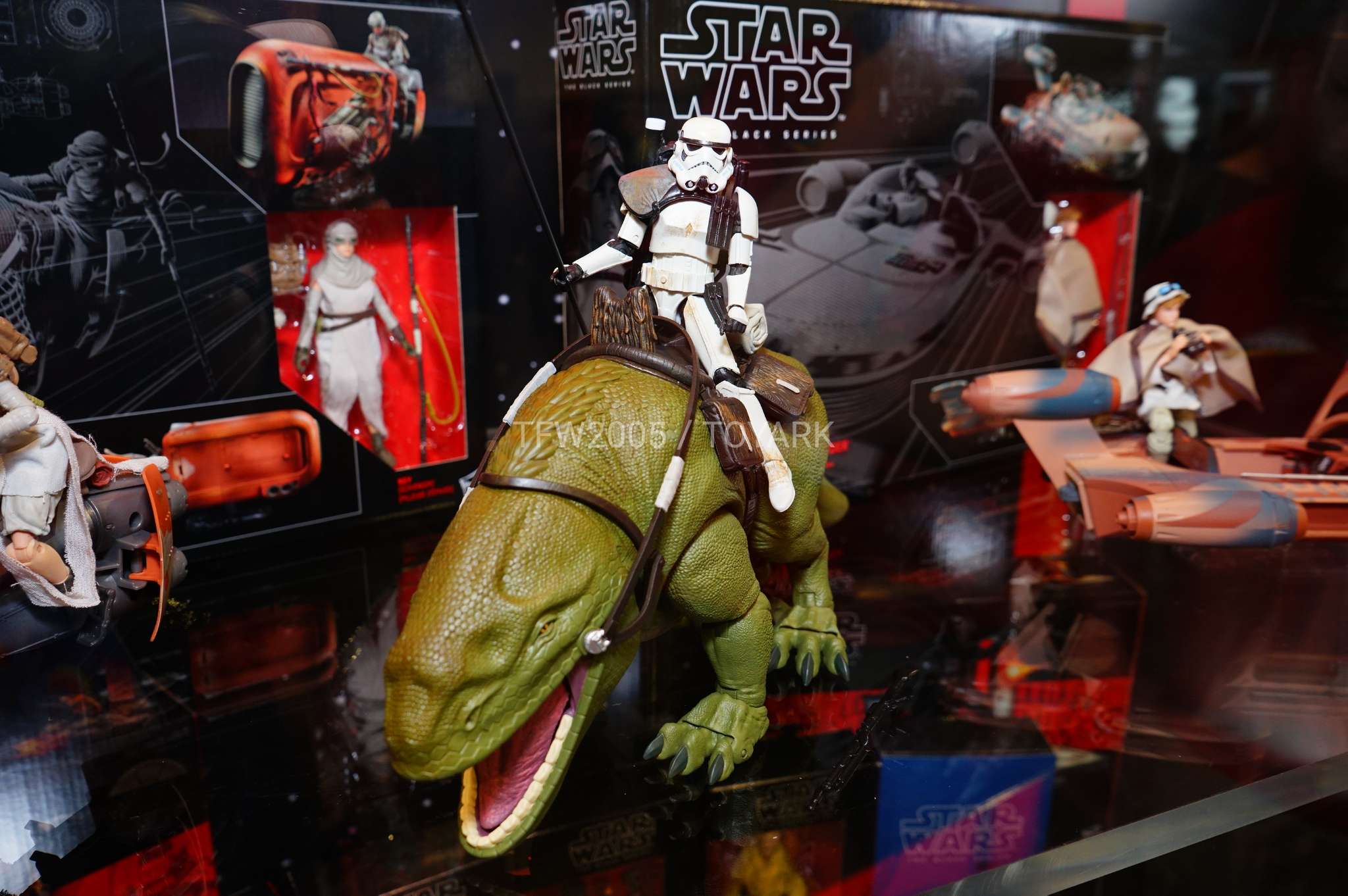 HasCon 2017 - More Star Wars Display Photos - The Toyark - News