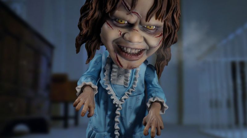 The Exorcist - Regan Designer Series Figure by Mezco Toyz - The Toyark ...