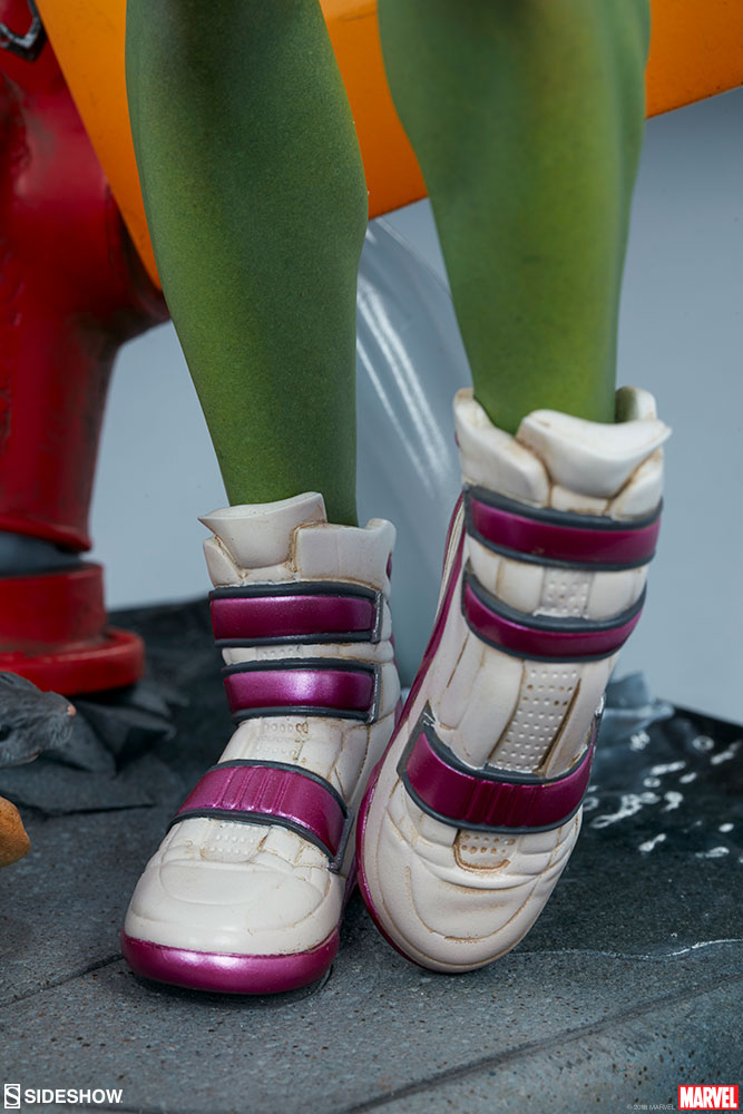 Marvel Comics She-Hulk Statue by Sideshow - The Toyark - News
